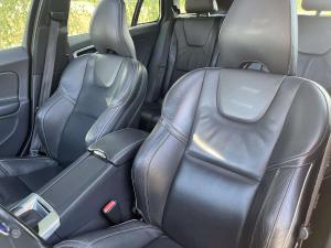 Pelēks Volvo V60 2015 Prienai, ar dzinēja tilpumu 2.40 L un nobraukumu 260 tūkst. km par 7750 €, foto 20 vietnē AUTOMOTO.COM.LV