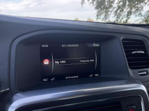 Pelēks Volvo V60 2015 Prienai, ar dzinēja tilpumu 2.40 L un nobraukumu 260 tūkst. km par 7750 €, foto 26 vietnē AUTOMOTO.COM.LV