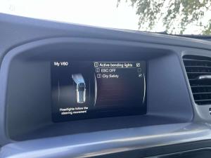 Pelēks Volvo V60 2015 Prienai, ar dzinēja tilpumu 2.40 L un nobraukumu 260 tūkst. km par 7750 €, foto 27 vietnē AUTOMOTO.COM.LV