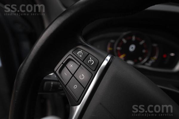Grey Volvo V60 2015 in Jelgava, with an engine capacity of 2.40 L and mileage of 248 thousand km for 10900 €, photo 11 on AUTOMOTO.COM.LV