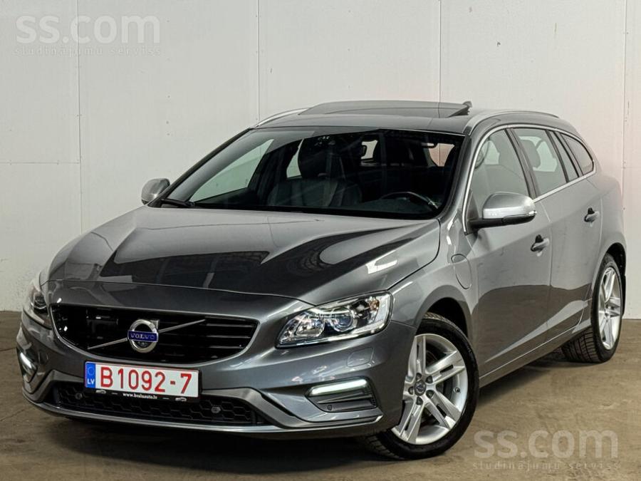 Grey Volvo V60 2015 in Jurmala, with an engine capacity of 2.40 L and mileage of 343 thousand km for 9450 €, photo 1 on AUTOMOTO.COM.LV