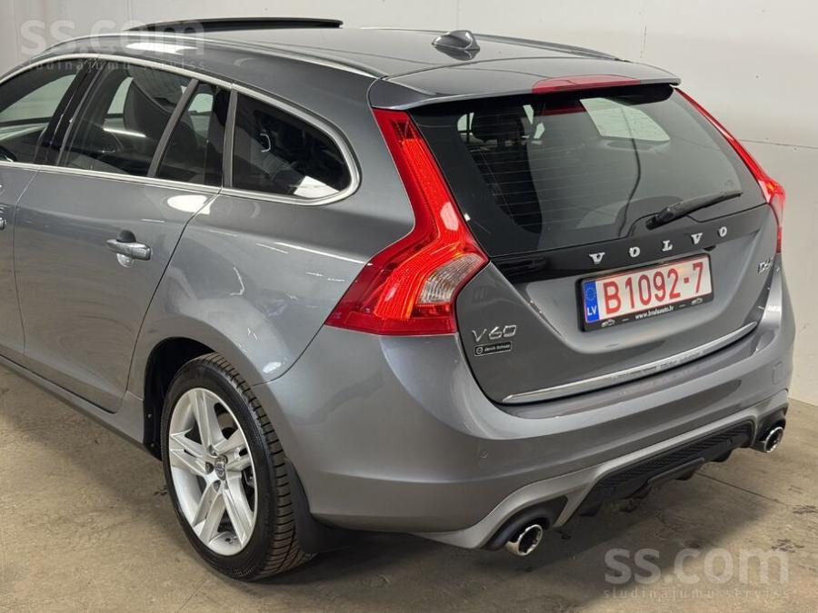Grey Volvo V60 2015 in Jurmala, with an engine capacity of 2.40 L and mileage of 343 thousand km for 9450 €, photo 8 on AUTOMOTO.COM.LV