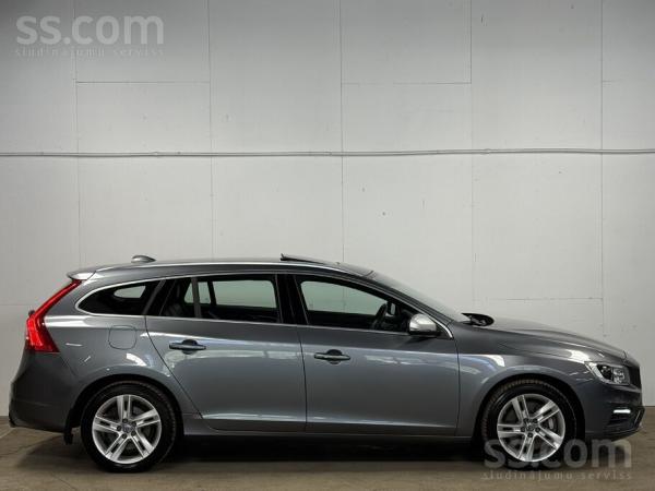 Pelēks Volvo V60 2015 Jūrmala, ar dzinēja tilpumu 2.40 L un nobraukumu 343 tūkst. km par 9450 €, foto 9 vietnē AUTOMOTO.COM.LV
