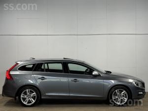 Grey Volvo V60 2015 in Jurmala, with an engine capacity of 2.40 L and mileage of 343 thousand km for 9450 €, photo 9 on AUTOMOTO.COM.LV