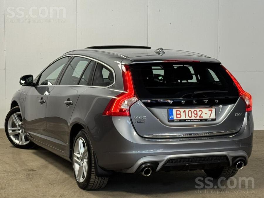 Grey Volvo V60 2015 in Jurmala, with an engine capacity of 2.40 L and mileage of 343 thousand km for 9450 €, photo 12 on AUTOMOTO.COM.LV