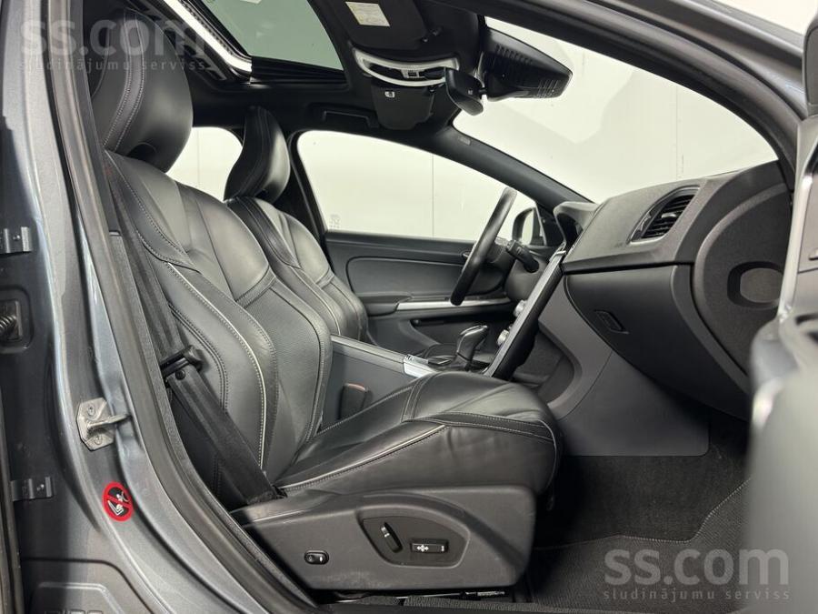 Grey Volvo V60 2015 in Jurmala, with an engine capacity of 2.40 L and mileage of 343 thousand km for 9450 €, photo 18 on AUTOMOTO.COM.LV