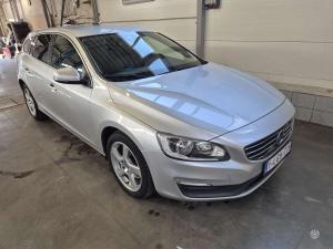 Pelēks Volvo V60 2015 Raseiniai, ar dzinēja tilpumu 1.98 L un nobraukumu 318 tūkst. km par 4700 €, foto 3 vietnē AUTOMOTO.COM.LV