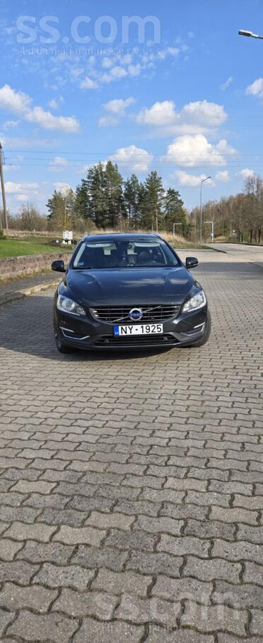 Pelēks Volvo V60 2016 Aizkraukle, ar dzinēja tilpumu 2.40 L un nobraukumu 162 tūkst. km par 9200 €, foto 4 vietnē AUTOMOTO.COM.LV
