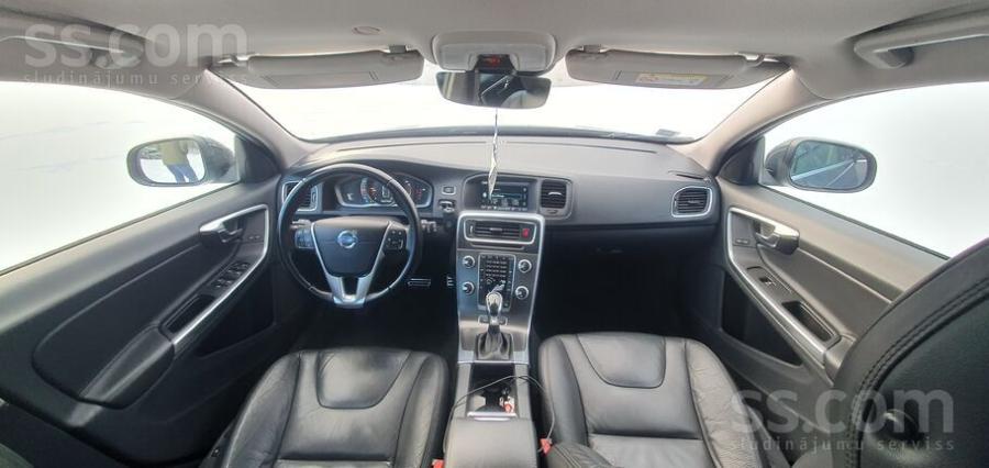 Pelēks Volvo V60 2016 Aizkraukle, ar dzinēja tilpumu 2.40 L un nobraukumu 162 tūkst. km par 9200 €, foto 13 vietnē AUTOMOTO.COM.LV