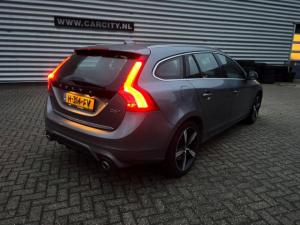 Grey Volvo V60 2016 in Riga, with an engine capacity of 2.40 L and mileage of 166 thousand km for 11995 €, photo 7 on AUTOMOTO.COM.LV