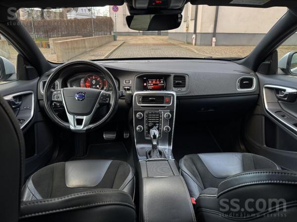 Pelēks Volvo V60 2016 Jelgava, ar dzinēja tilpumu 2.00 L un nobraukumu 262 tūkst. km par 11700 €, foto 9 vietnē AUTOMOTO.COM.LV