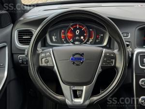 Grey Volvo V60 2016 in Jelgava, with an engine capacity of 2.00 L and mileage of 262 thousand km for 11700 €, photo 11 on AUTOMOTO.COM.LV