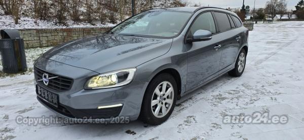 Pelēks Volvo V60 2016 Rakvere, ar dzinēja tilpumu 2.00 L un nobraukumu 198 tūkst. km par 9990 €, foto 4 vietnē AUTOMOTO.COM.LV