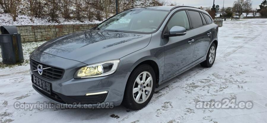 Grey Volvo V60 2016 in Rakvere, with an engine capacity of 2.00 L and mileage of 198 thousand km for 9990 €, photo 4 on AUTOMOTO.COM.LV