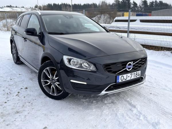 Pelēks Volvo V60 2016 Rīga, ar dzinēja tilpumu 2.00 L un nobraukumu 256 tūkst. km par 11995 €, foto 1 vietnē AUTOMOTO.COM.LV