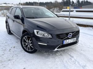 Pelēks Volvo V60 2016 Rīga, ar dzinēja tilpumu 2.00 L un nobraukumu 256 tūkst. km par 11995 €, foto  vietnē AUTOMOTO.COM.LV