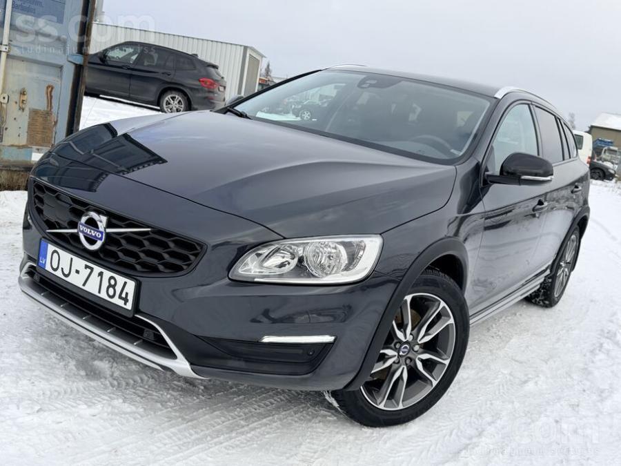 Pelēks Volvo V60 2016 Rīga, ar dzinēja tilpumu 2.00 L un nobraukumu 256 tūkst. km par 11995 €, foto 25 vietnē AUTOMOTO.COM.LV