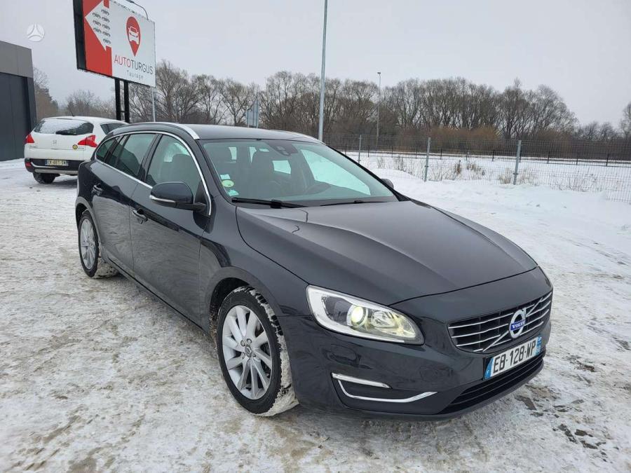 Pelēks Volvo V60 2016 Tauragė, ar dzinēja tilpumu 1.97 L un nobraukumu 262 tūkst. km par 6500 €, foto 1 vietnē AUTOMOTO.COM.LV