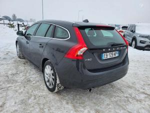 Pelēks Volvo V60 2016 Tauragė, ar dzinēja tilpumu 1.97 L un nobraukumu 262 tūkst. km par 6500 €, foto 4 vietnē AUTOMOTO.COM.LV