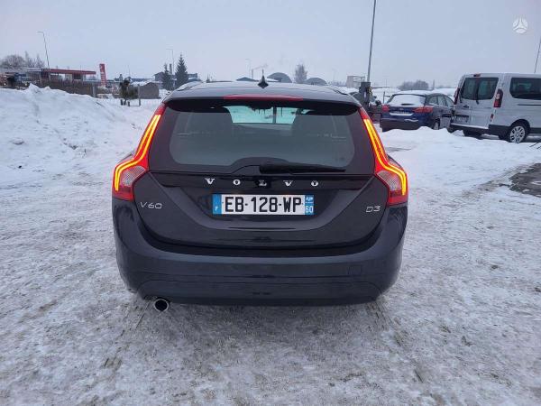Grey Volvo V60 2016 in Taurage, with an engine capacity of 1.97 L and mileage of 262 thousand km for 6500 €, photo 6 on AUTOMOTO.COM.LV