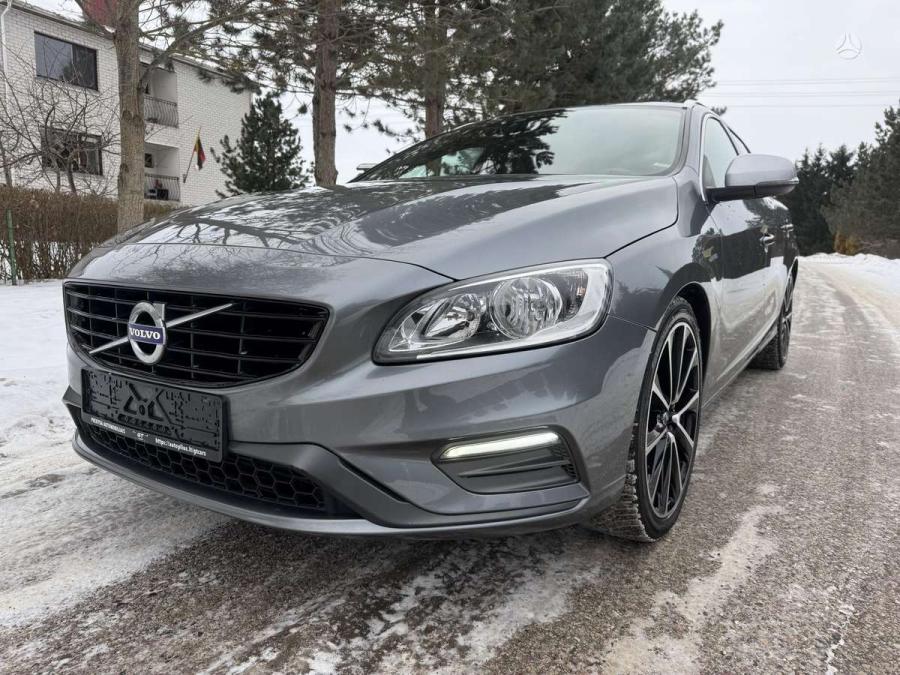 Grey Volvo V60 2016 in Alytus, with an engine capacity of 1.98 L and mileage of 281 thousand km for 6599 €, photo 2 on AUTOMOTO.COM.LV