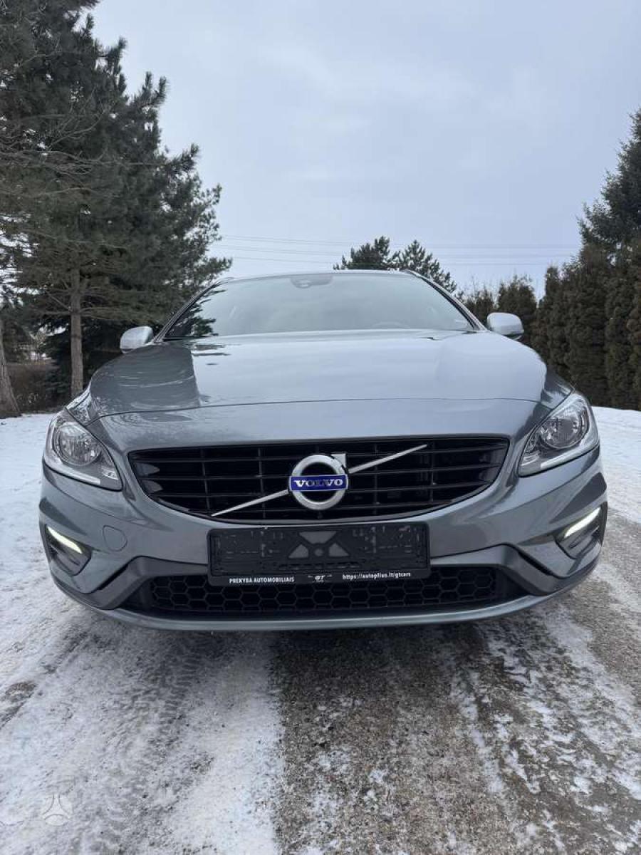 Grey Volvo V60 2016 in Alytus, with an engine capacity of 1.98 L and mileage of 281 thousand km for 6599 €, photo 3 on AUTOMOTO.COM.LV