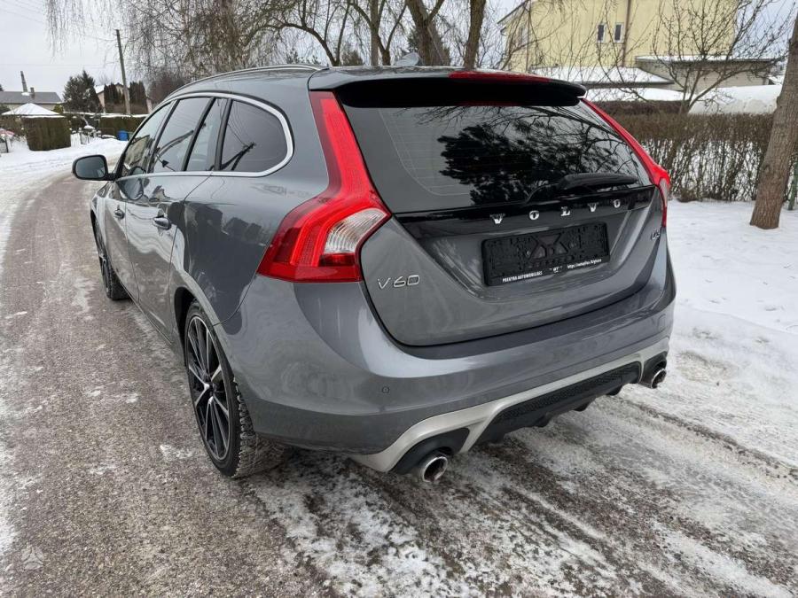 Grey Volvo V60 2016 in Alytus, with an engine capacity of 1.98 L and mileage of 281 thousand km for 6599 €, photo 8 on AUTOMOTO.COM.LV