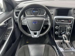 Grey Volvo V60 2016 in Alytus, with an engine capacity of 1.98 L and mileage of 281 thousand km for 6599 €, photo 18 on AUTOMOTO.COM.LV