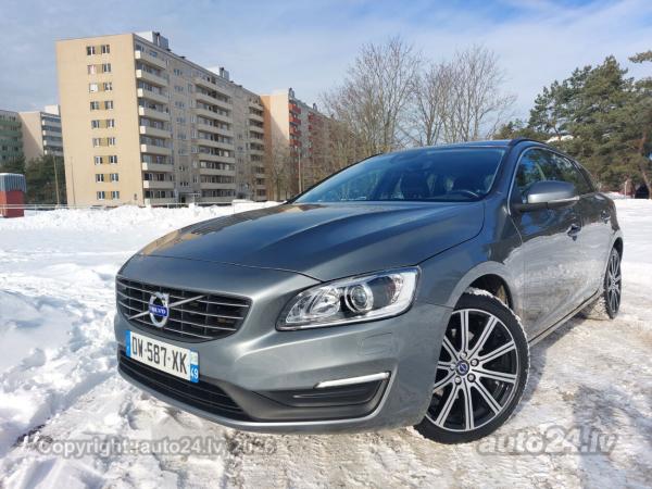 Pelēks Volvo V60 2016 Tallina, ar dzinēja tilpumu 2.00 L un nobraukumu 153 tūkst. km par 8500 €, foto 1 vietnē AUTOMOTO.COM.LV