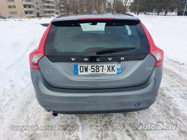 Pelēks Volvo V60 2016 Tallina, ar dzinēja tilpumu 2.00 L un nobraukumu 153 tūkst. km par 8500 €, foto 3 vietnē AUTOMOTO.COM.LV