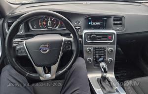 Pelēks Volvo V60 2016 Veru, ar dzinēja tilpumu 2.00 L un nobraukumu 304 tūkst. km par 7690 €, foto 10 vietnē AUTOMOTO.COM.LV