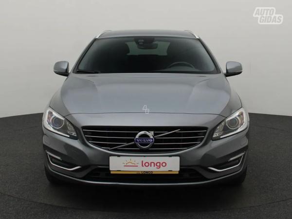 Grey Volvo V60 2016 in Vilnius, with an engine capacity of 2.40 L and mileage of 171 thousand km for 11799 €, photo 3 on AUTOMOTO.COM.LV