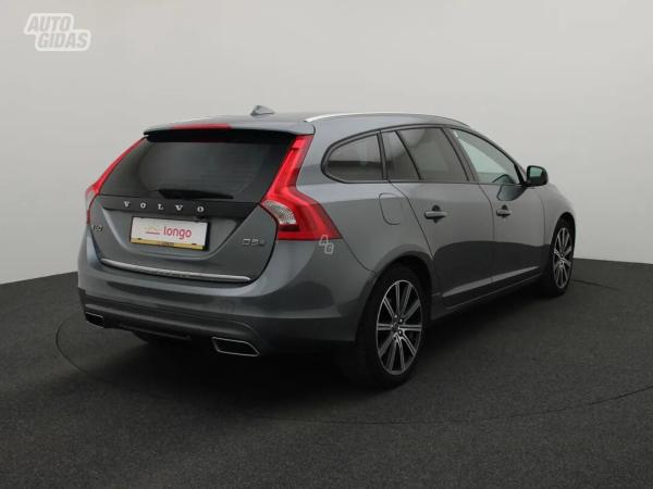 Grey Volvo V60 2016 in Vilnius, with an engine capacity of 2.40 L and mileage of 171 thousand km for 11799 €, photo 8 on AUTOMOTO.COM.LV