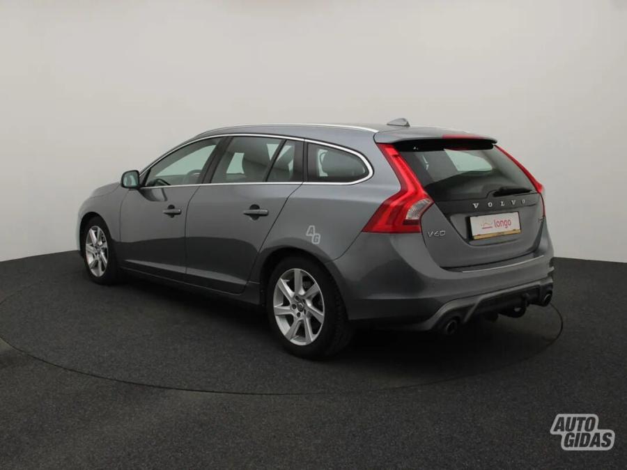 Grey Volvo V60 2016 in Vilnius, with an engine capacity of 2.00 L and mileage of 205 thousand km for 11699 €, photo 8 on AUTOMOTO.COM.LV