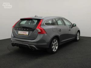 Grey Volvo V60 2016 in Vilnius, with an engine capacity of 2.00 L and mileage of 205 thousand km for 11699 €, photo 9 on AUTOMOTO.COM.LV