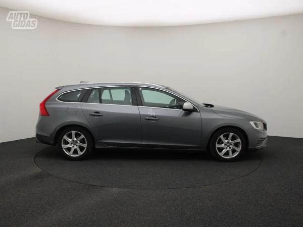 Grey Volvo V60 2016 in Vilnius, with an engine capacity of 2.00 L and mileage of 205 thousand km for 11699 €, photo 9 on AUTOMOTO.COM.LV