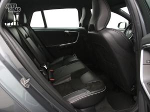Grey Volvo V60 2016 in Vilnius, with an engine capacity of 2.00 L and mileage of 205 thousand km for 11699 €, photo 16 on AUTOMOTO.COM.LV