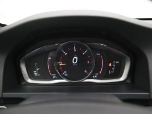 Grey Volvo V60 2016 in Vilnius, with an engine capacity of 2.00 L and mileage of 205 thousand km for 11699 €, photo 20 on AUTOMOTO.COM.LV