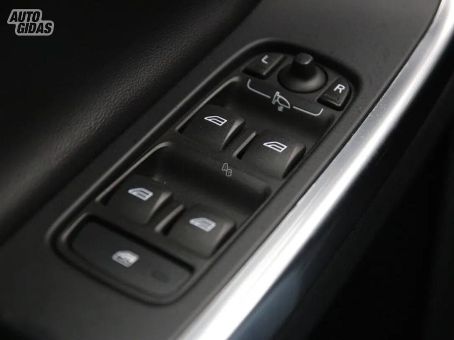 Grey Volvo V60 2016 in Vilnius, with an engine capacity of 2.00 L and mileage of 205 thousand km for 11699 €, photo 27 on AUTOMOTO.COM.LV
