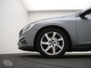 Grey Volvo V60 2016 in Vilnius, with an engine capacity of 2.00 L and mileage of 205 thousand km for 11699 €, photo 29 on AUTOMOTO.COM.LV