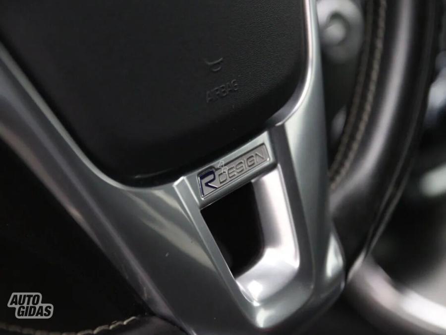 Grey Volvo V60 2016 in Vilnius, with an engine capacity of 2.00 L and mileage of 205 thousand km for 11699 €, photo 33 on AUTOMOTO.COM.LV