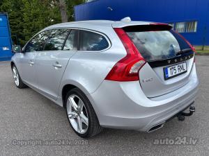 Grey Volvo V60 2016 in Paide, with an engine capacity of 2.00 L and mileage of 251 thousand km for 9190 €, photo 5 on AUTOMOTO.COM.LV
