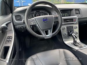 Grey Volvo V60 2016 in Paide, with an engine capacity of 2.00 L and mileage of 251 thousand km for 9190 €, photo 12 on AUTOMOTO.COM.LV