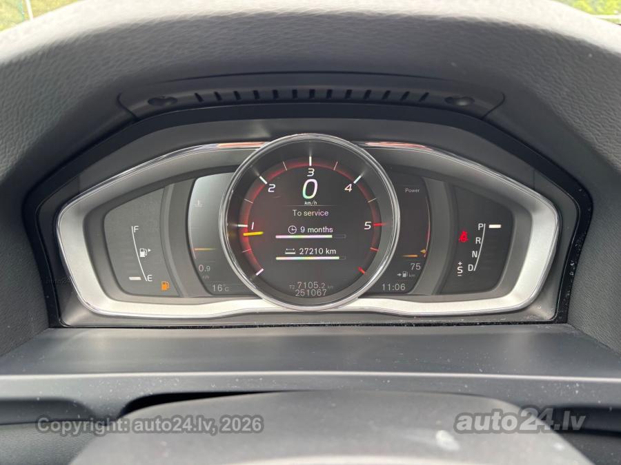 Grey Volvo V60 2016 in Paide, with an engine capacity of 2.00 L and mileage of 251 thousand km for 9190 €, photo 17 on AUTOMOTO.COM.LV
