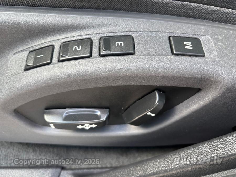 Grey Volvo V60 2016 in Paide, with an engine capacity of 2.00 L and mileage of 251 thousand km for 9190 €, photo 22 on AUTOMOTO.COM.LV