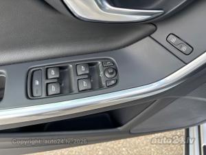 Grey Volvo V60 2016 in Paide, with an engine capacity of 2.00 L and mileage of 251 thousand km for 9190 €, photo 23 on AUTOMOTO.COM.LV