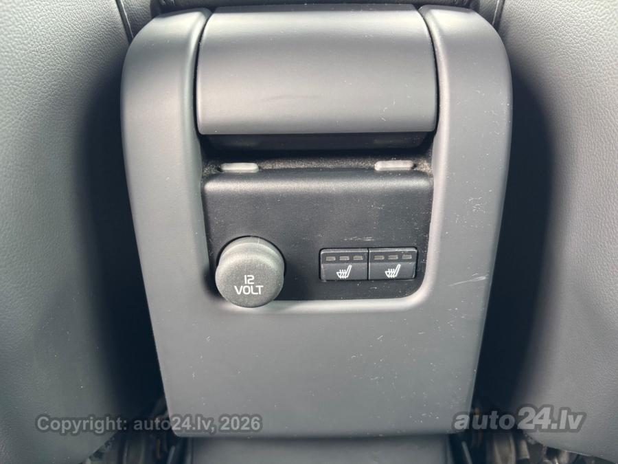 Grey Volvo V60 2016 in Paide, with an engine capacity of 2.00 L and mileage of 251 thousand km for 9190 €, photo 24 on AUTOMOTO.COM.LV