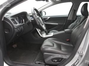 Grey Volvo V60 2016 in Vilnius, with an engine capacity of 2.00 L and mileage of 192 thousand km for 11499 €, photo 5 on AUTOMOTO.COM.LV