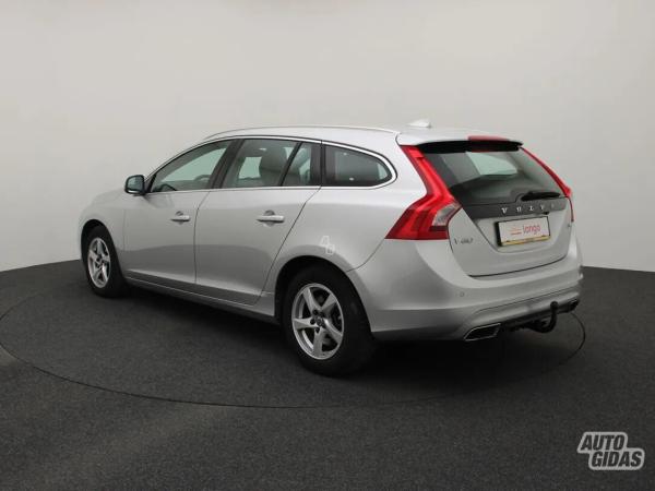 Pelēks Volvo V60 2016 Viļņa, ar dzinēja tilpumu 2.00 L un nobraukumu 192 tūkst. km par 11499 €, foto 7 vietnē AUTOMOTO.COM.LV