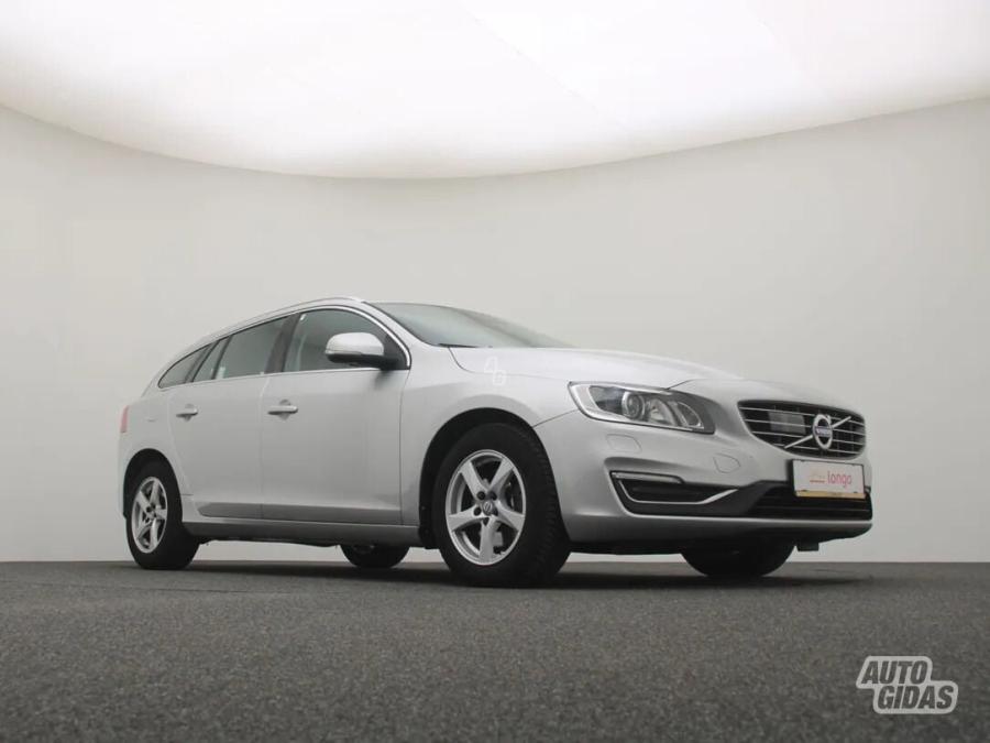 Grey Volvo V60 2016 in Vilnius, with an engine capacity of 2.00 L and mileage of 192 thousand km for 11499 €, photo 12 on AUTOMOTO.COM.LV